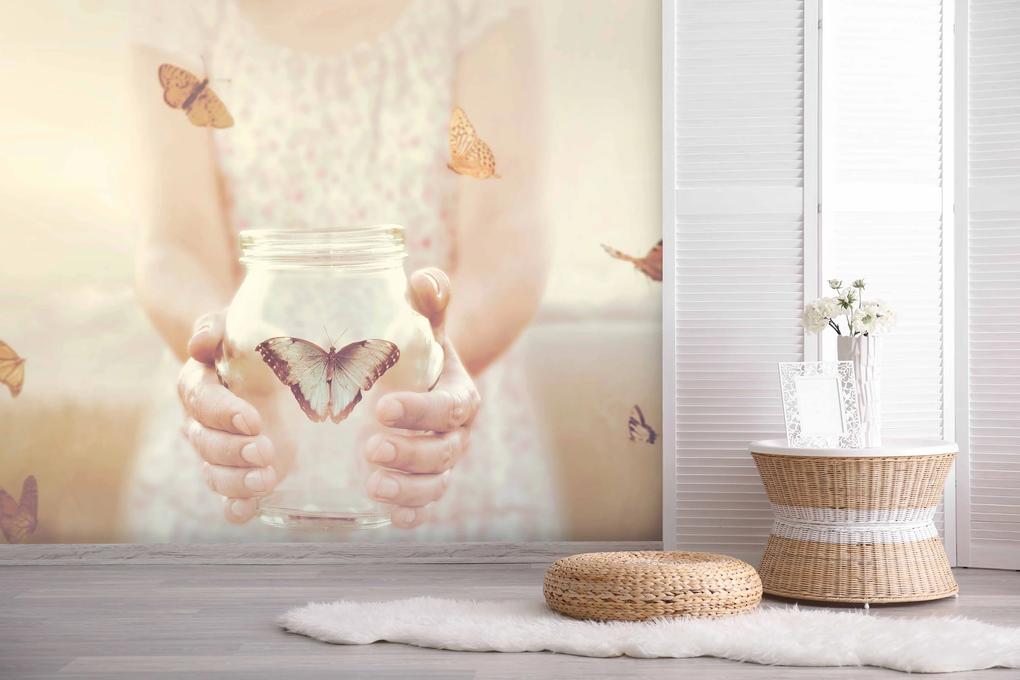 Malvis Tapeta Motýl v lahvi Vel. (šířka x výška): 504 x 310 cm