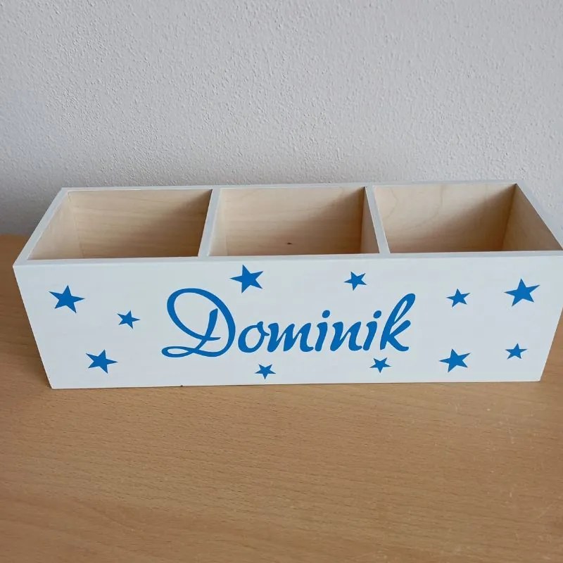 Dřevěný pastelkovník s přihrádkami bílý