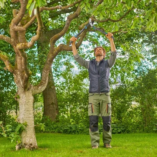 © 2024 - 2025 GARDENA Nůžky na větve EnergyCut Pro S, dvoubřité, nůžky na větve pro zelené dřevo