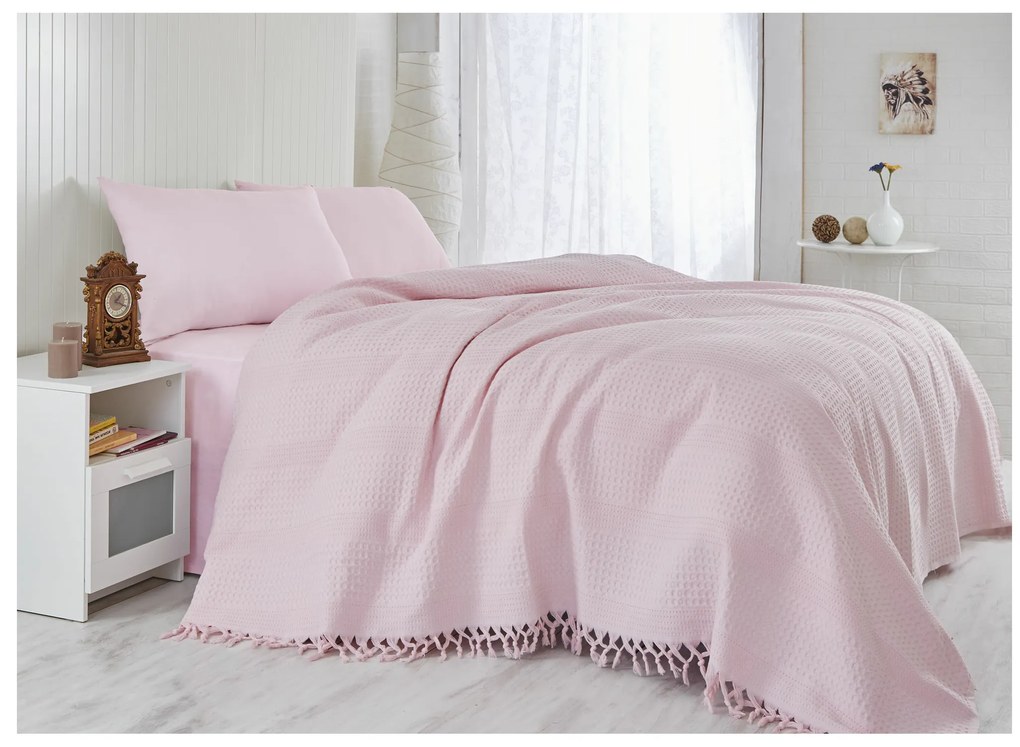 L'ESSENTIEL MAISON Růžový přehoz na postel – 220 × 240 cm