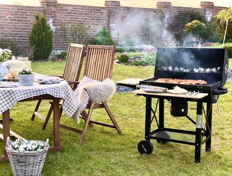 Majowo.cz VELKÝ ZAHRADNÍ GRIL NA DŘEVĚNÉ UHLÍ S VÍKEM MIR 418