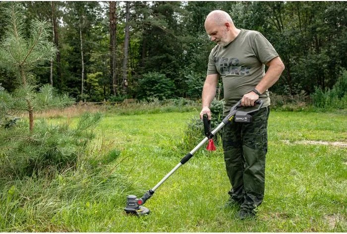 Aku vyžínač, 18V, GRAPHITE | 58G030