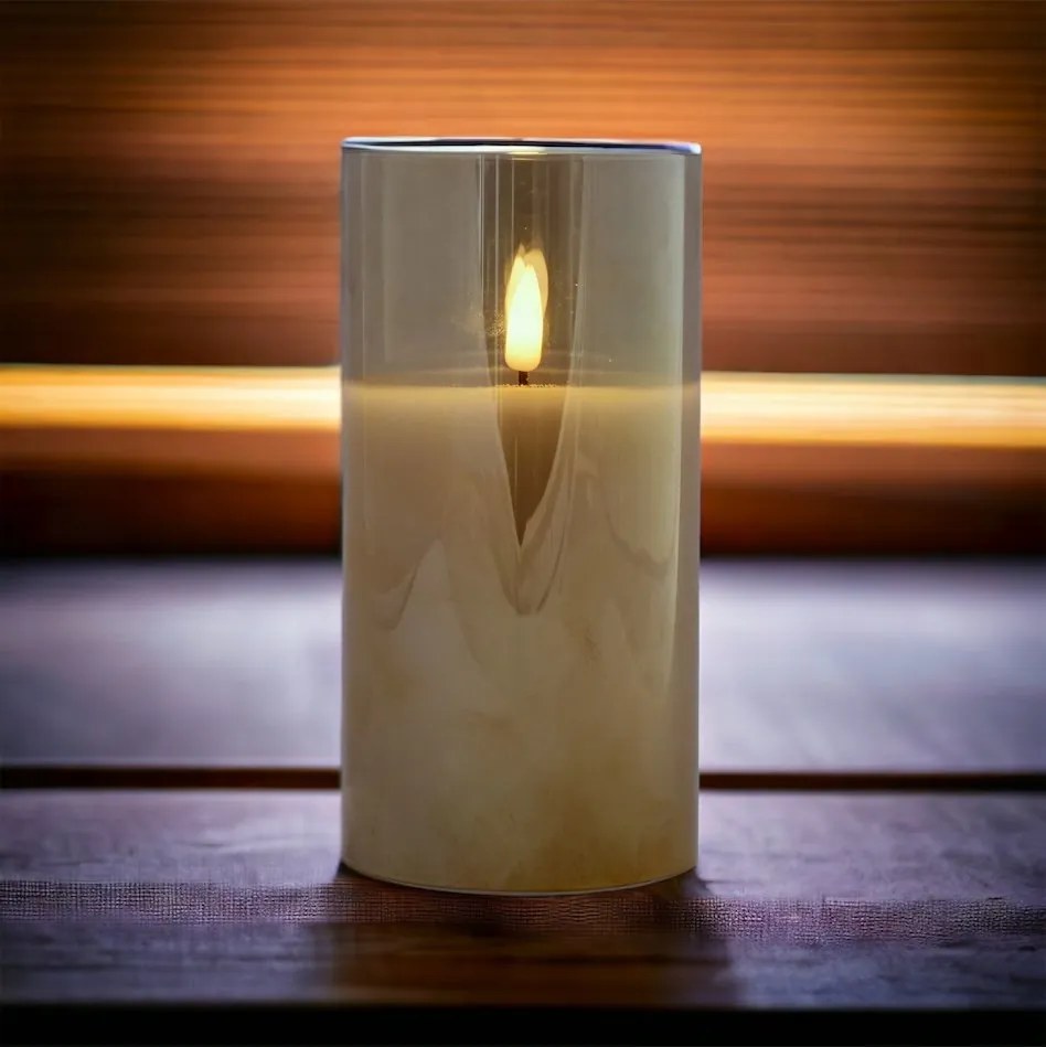 LED svíčka ve skle na baterie, Ø 7,5 × 15 cm, zlatá, 2× AA