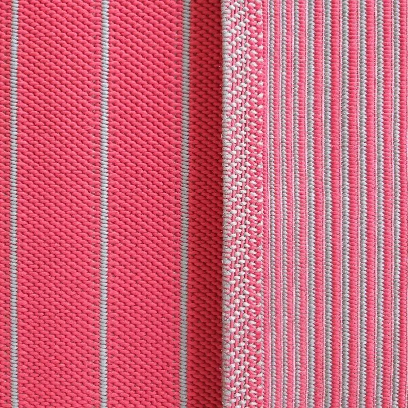 Jednostranný koberec na terasu v červené barvě Šířka: 133 cm | Délka: 190 cm