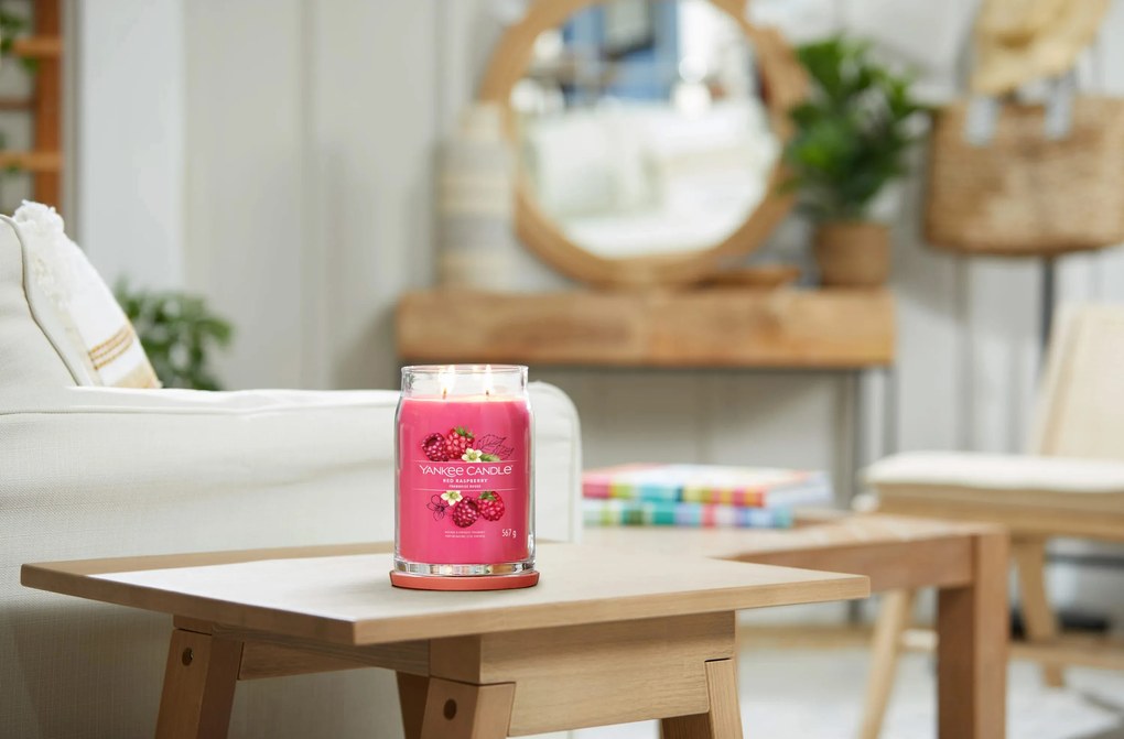 Yankee Candle – Signature svíčka Red Raspberry (Červená malina) Velikost: střední 368 g