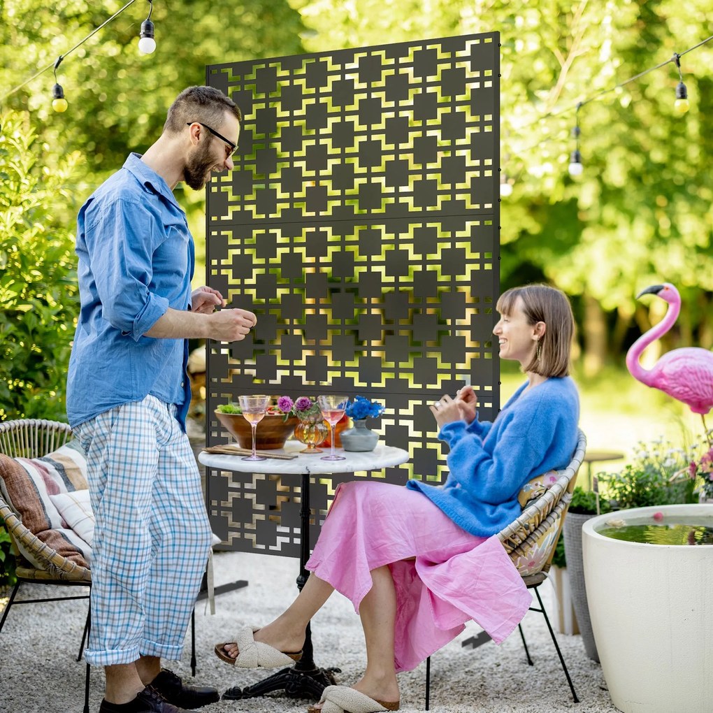Dekorativní zahradní panel Outsunny - venkovní příčka s geometrickým kovovým designem - 122 x 45 x 198 cm, černý