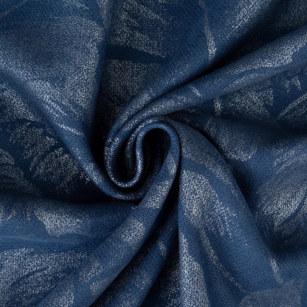 ZATEMŇOVACÍ ZÁVĚS NA PÁSCE SCARLET 140X270 CM NÁMOŘNICKÁ MODRÁ
