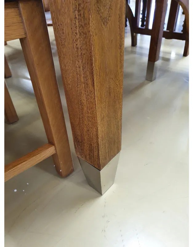 Jídelní set z palisandru s kovovými nohami Margao Stůl 140cm+4 židlí