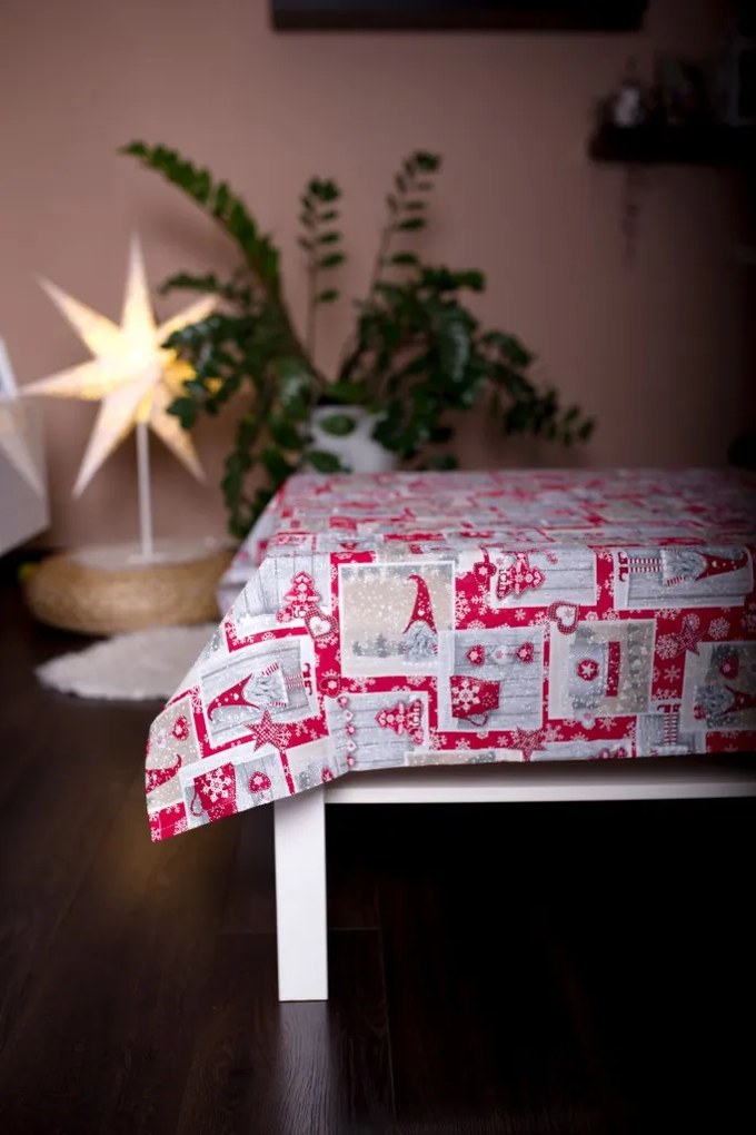 K-U ručně šitý ubrus vánoční skřítci,  130 cm x 200 cm