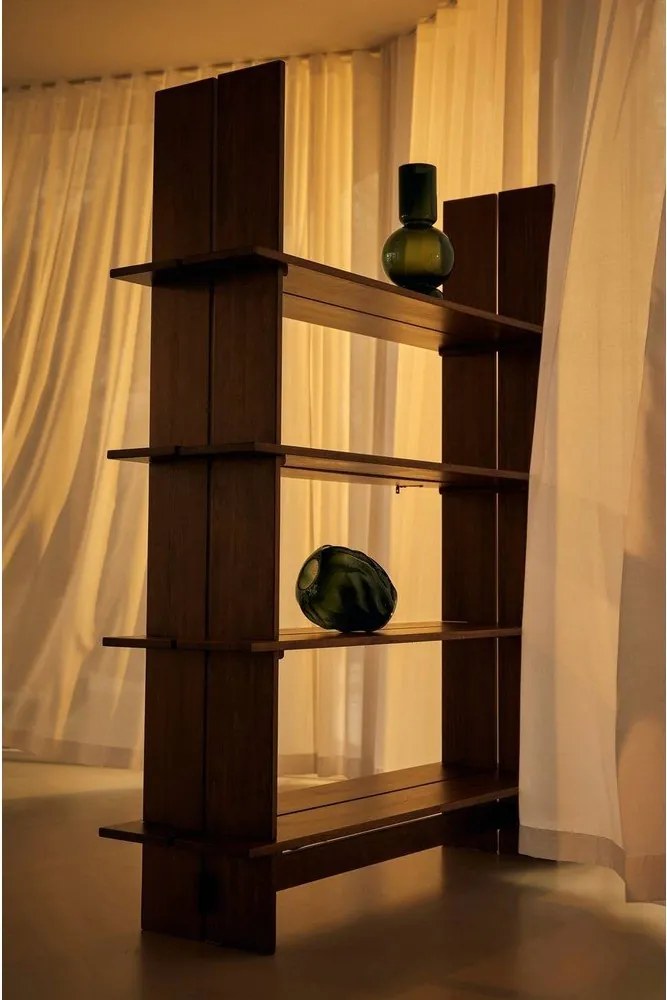Regál z borovicového dřeva v tmavě přírodní barvě 140x180x40 cm Tottori – Jotex