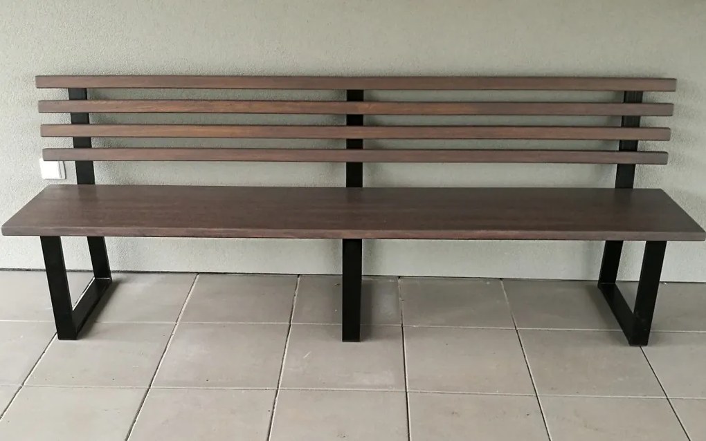 KULHÁNEK Designová zahradní lavice s opěradlem - dlouhá Délka: 250 cm, Odstín nátěru: olej - palisandr, Odstín podnože: černá s jemnou strukturou - JS RAL 9005