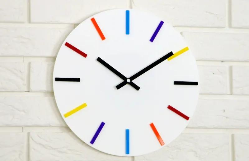 M.Clock Nástěnné hodiny Barevné rozměr 32x32cm bílé