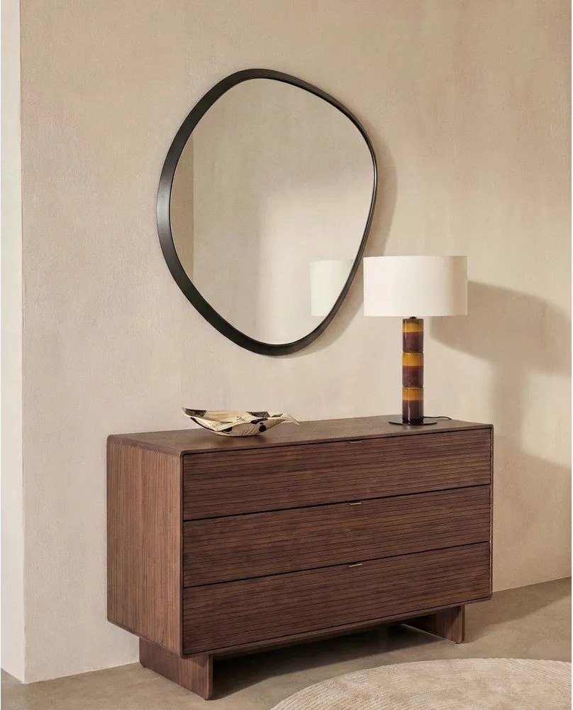 Komoda v dekoru ořechu v tmavě přírodní barvě 101x75x50 cm Norlen – Kave Home