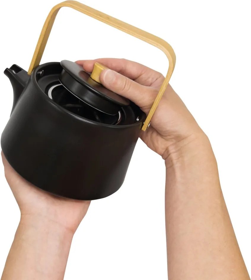 Porcelánová čajová souprava Strala, 0,9 l – matná černá, dřevěné detaily, 2 šálky