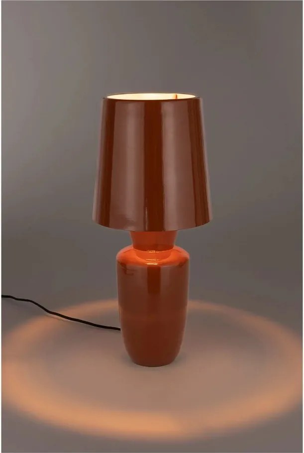 Kovová stolní lampa v terakotové barvě s kovovým stínidlem (výška 42 cm) Classy – Zuiver