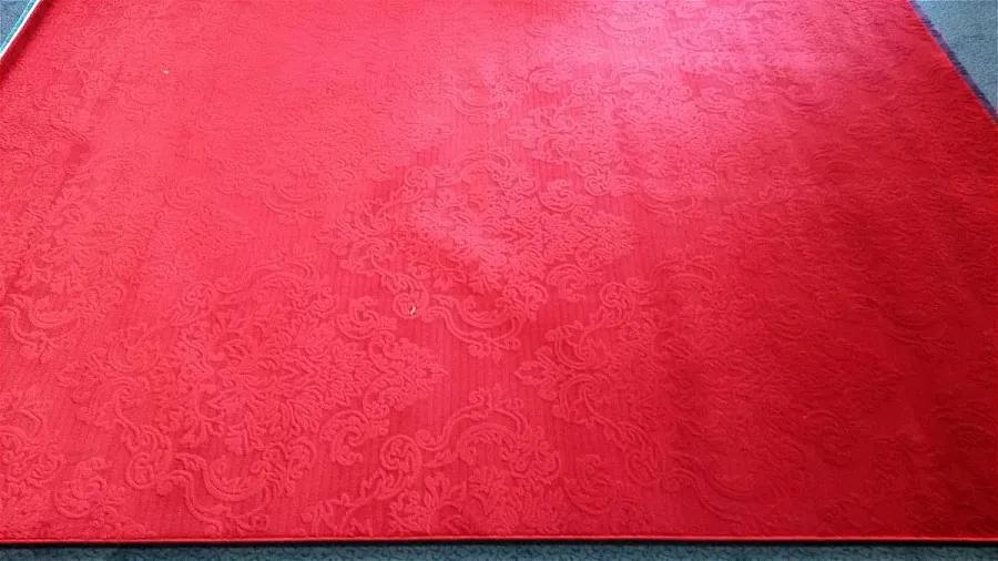 Kusový koberec AVANTGARDE red 200/290