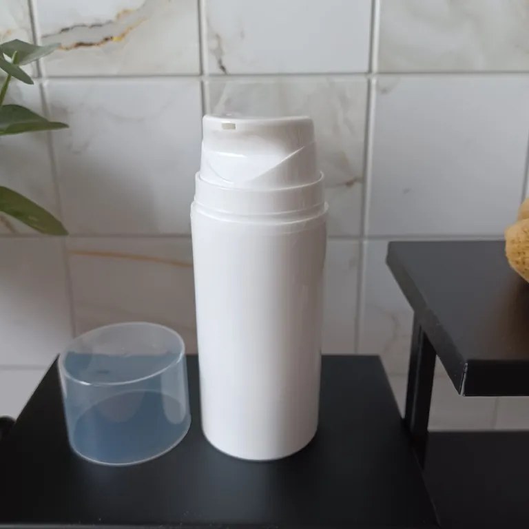 Airless lahvička 100 ml bílá, víčko transparentní od DomaLEP.cz