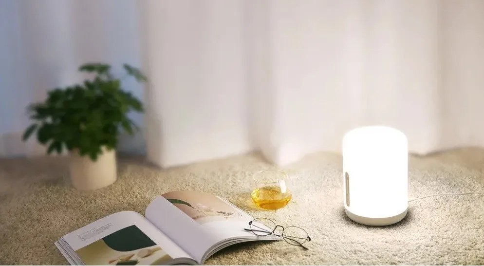 Xiaomi Mi Bedside Lamp 2 - Chytrá LED lampička