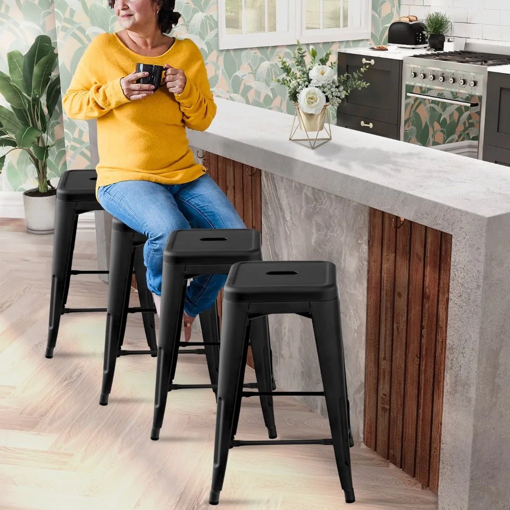 Costway Sada 4 of bar stools with footrest can hold up to 150 kg. Stohovatelné
