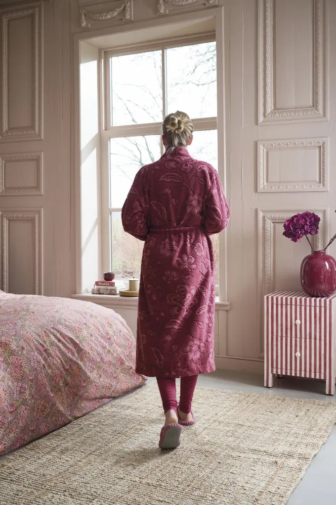 Pip Studio župan Jasmin Jacquard - tmavě růžový (Luxus a pohodlí ve stylovém županu s rafinovaným žakárovým květinovým vzorem)