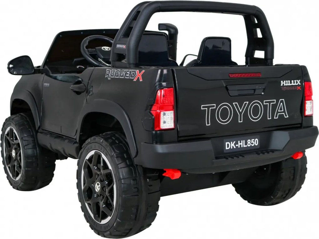 Ramiz Pickup Toyota Hilux černý