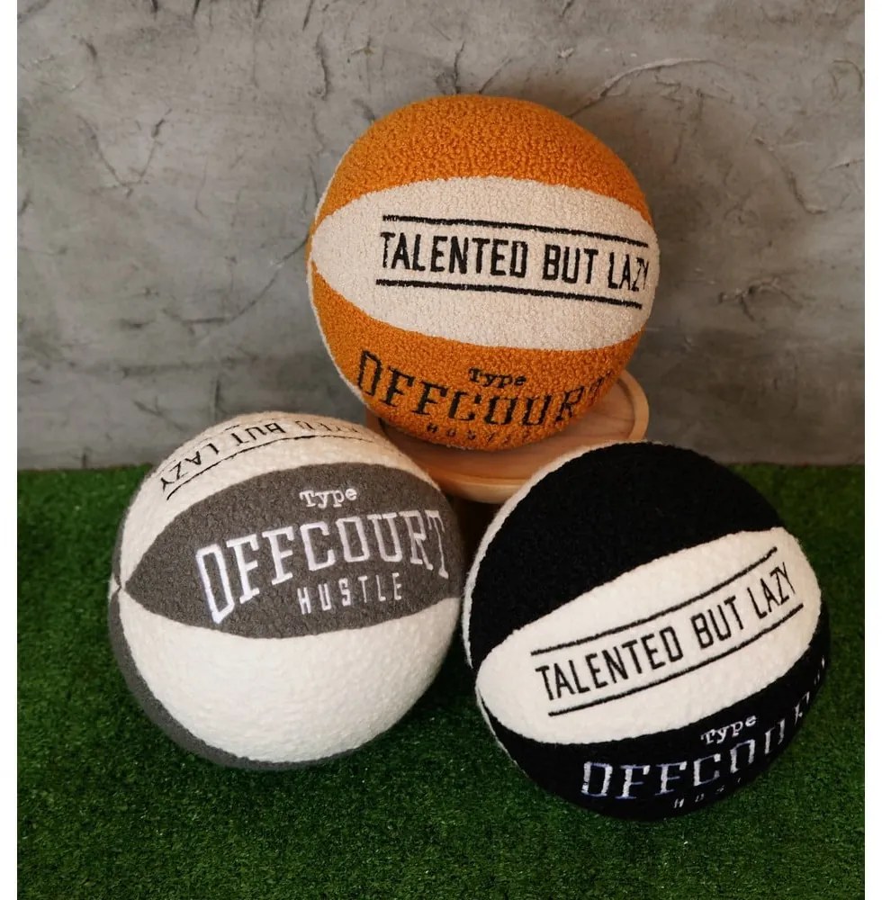 Dekorační polštář z materiálu bouclé ø 25 cm Basketball – Mioli Decor
