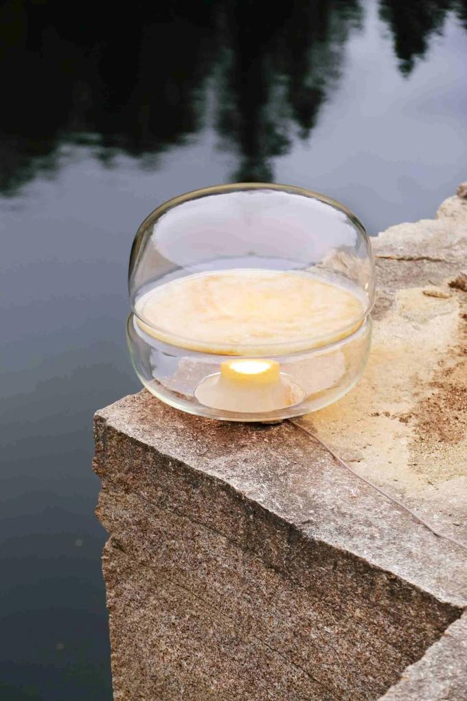 Designová stolní lampa Brokis Macaron L, PC1040 Barva skla: Amber - transparentní sklo, Základna: Dub evropský - bíle mořený (CSFB1575), Disk: Onyx bílý (CSOP1532)