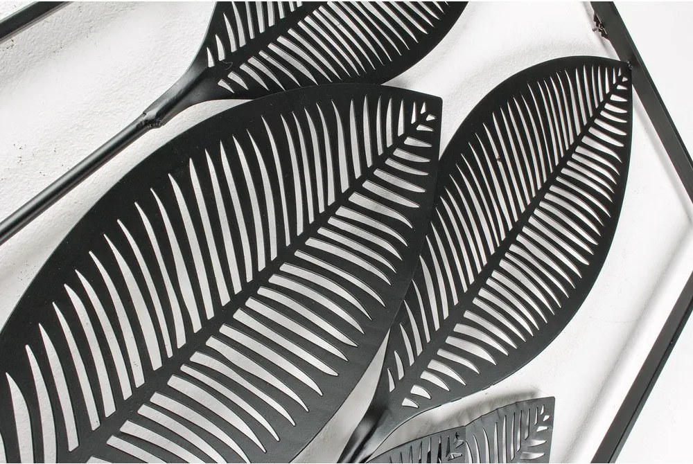 Kovová nástěnná dekorace 61x135 cm Adhira – Bizzotto