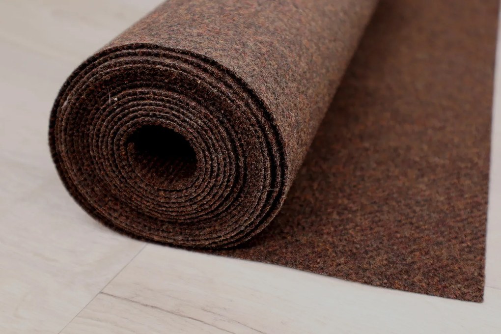 Betap koberce SUPER CENA: Hnědý výstavový koberec Budget metrážní - Bez obšití cm