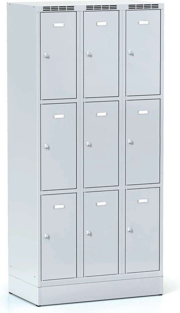 Šatní skříňka S6 s úložnými boxy na soklu, 9 boxů, 1920 x 900 x 500 mm, otočný zámek, šedé dveře