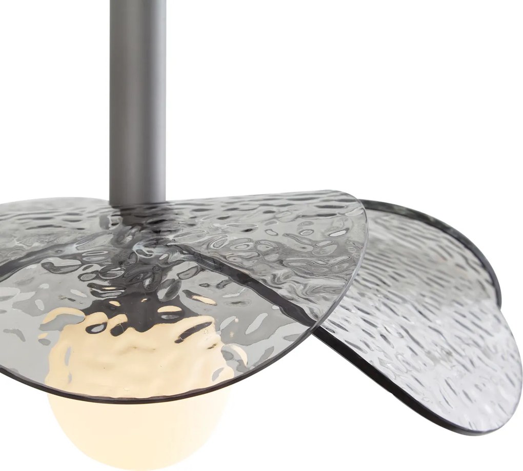 Designová závěsná lampa stříbrná s kouřovým sklem - Kemner