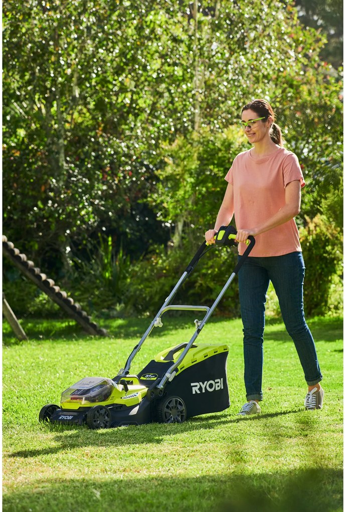 Ryobi RY18LMH37A-250 18V akumulátorová hybridní sekačka na trávu 37cm (včetně 2x5.0Ah) - SLEVA !