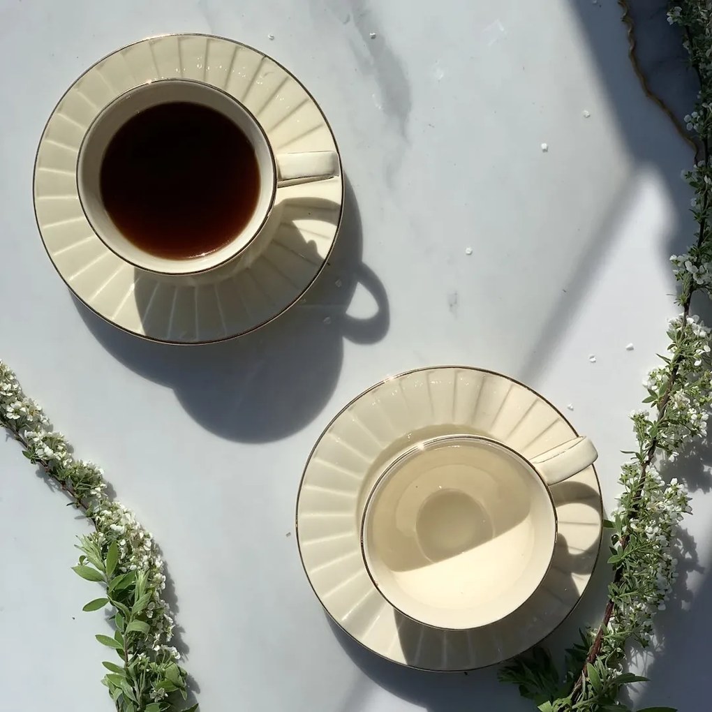 Porcelánový šálek na noze s podšálkem Ecru Nina 220 ml sada 2ks