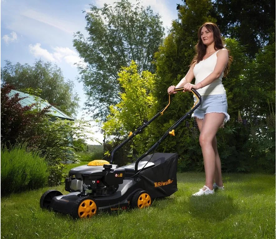 Riwall PRO RPM 4032 P - benzinová sekačka bez pojezdu
