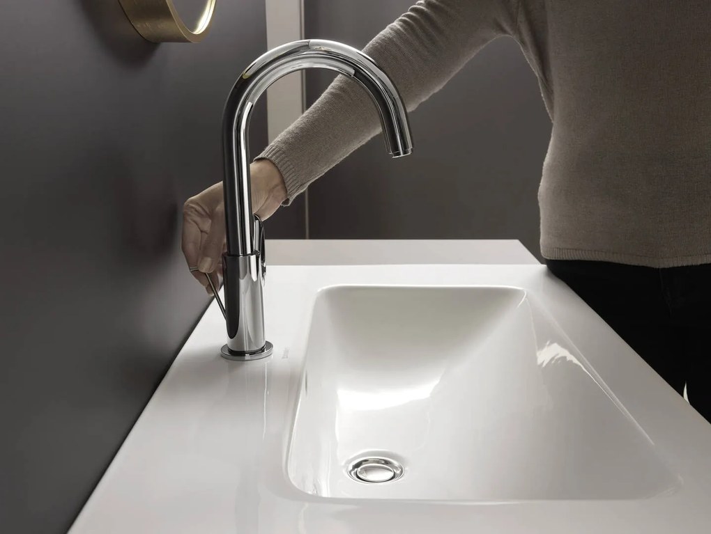 Hansgrohe Vernis Blend, vysoká umyvadlová baterie 200 s otočným ramenem a odtokovou soupravou s táhlem, EcoSmart, chromová, 71554000