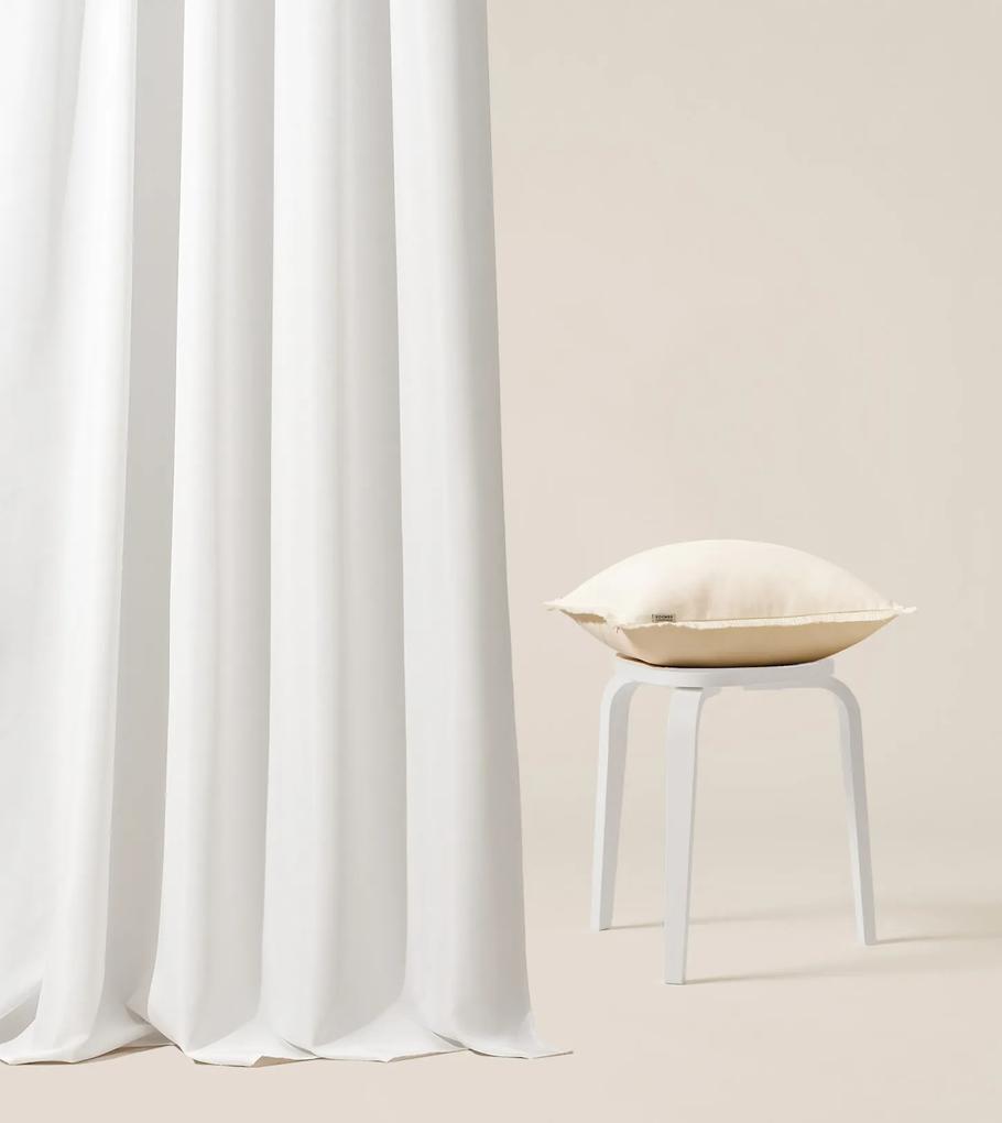 Room99 Hotový závěs na kroužcích AURA Barva: Bílá/Stříbrná, Velikost: 140 x 260 cm