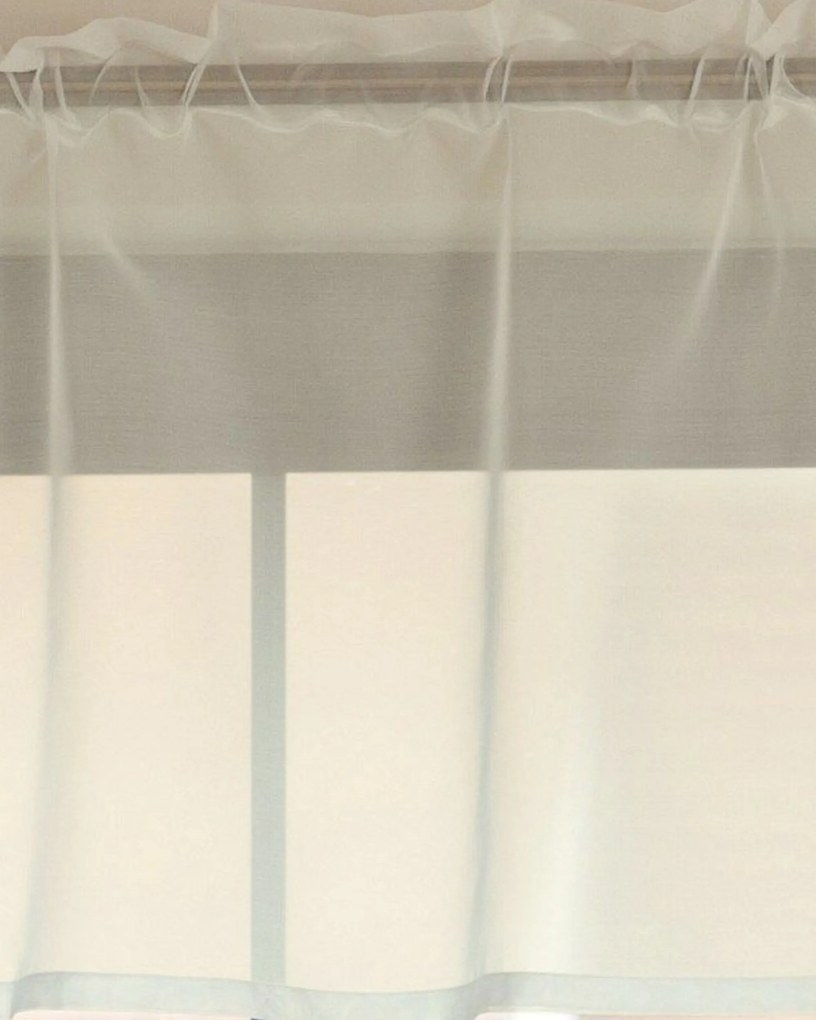 Krátká záclonka voálová na metry - výška 50 cm + 2,5 cm volánek barva krémová látka poloprůhledná, lesklé