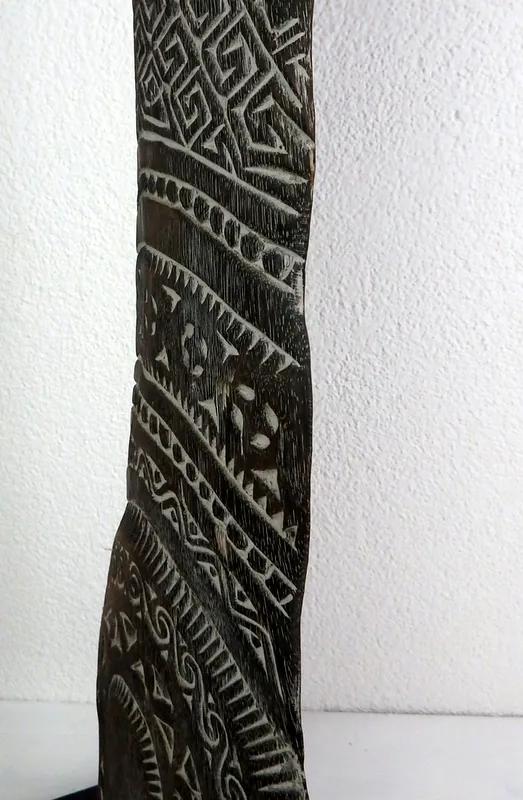 Dekorace/ soška  TOTEM TIMOR, tropické dřevo, ruční práce, originál