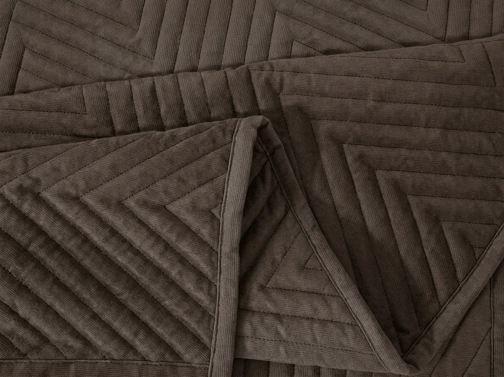 Sametový přehoz na postel ARROW VELVET, tmavě hnědý Rozměr: 170 x 210 cm