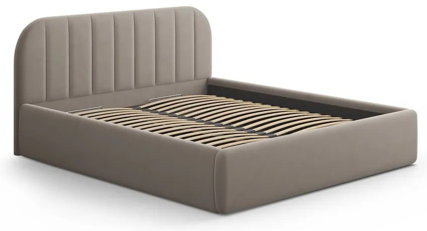 Světle hnědá čalouněná dvoulůžková postel s úložným prostorem s roštem 180x200 cm Juno – Windsor & Co Sofas