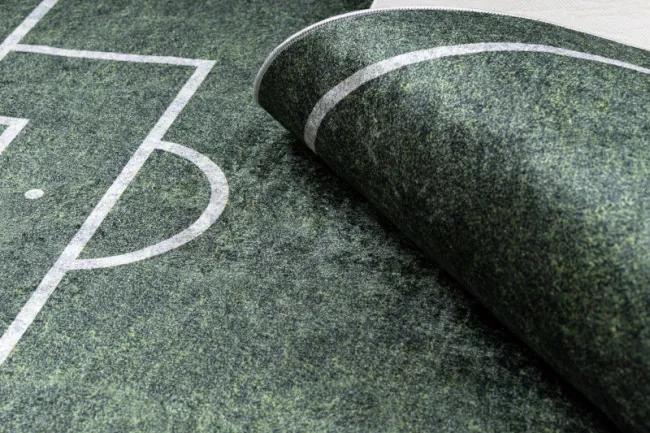 Dětský koberec protiskluzový BAMBINO 2138 Fotbalové hřiště, zelený