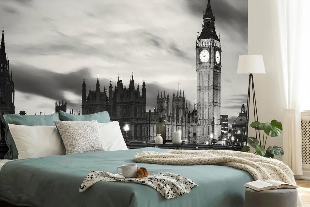 Tapeta Big Ben v Londýně v černobílém provedení - 375x250 cm