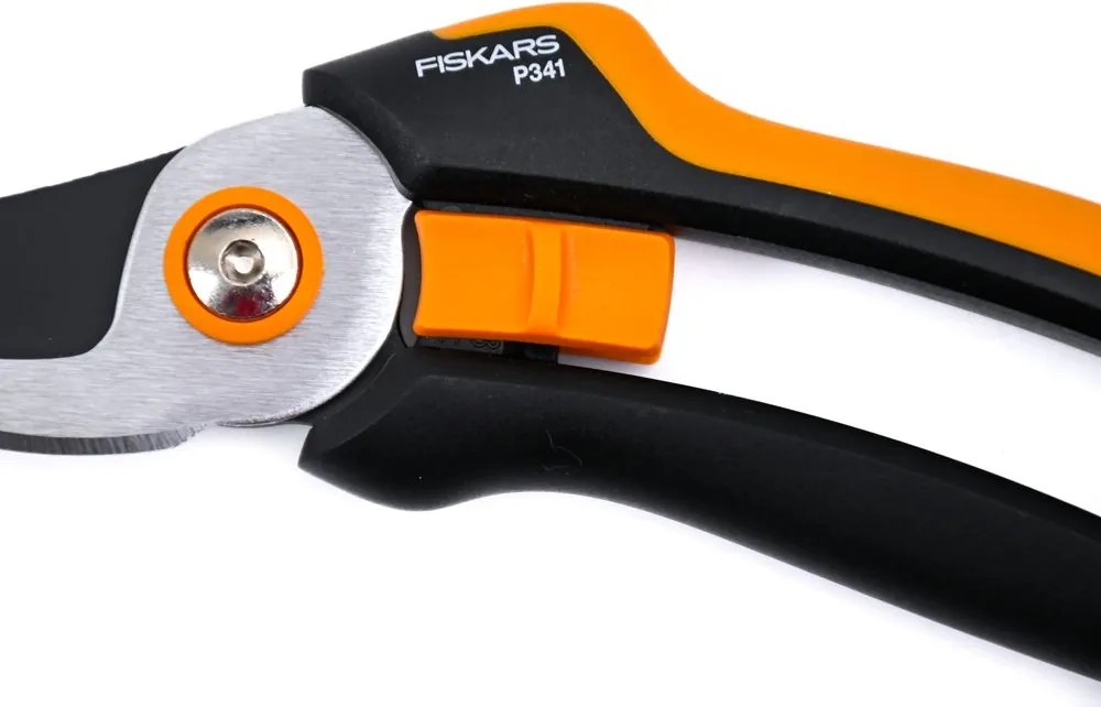 Ruční zahradní nůžky Fiskars Solid L 1057164
