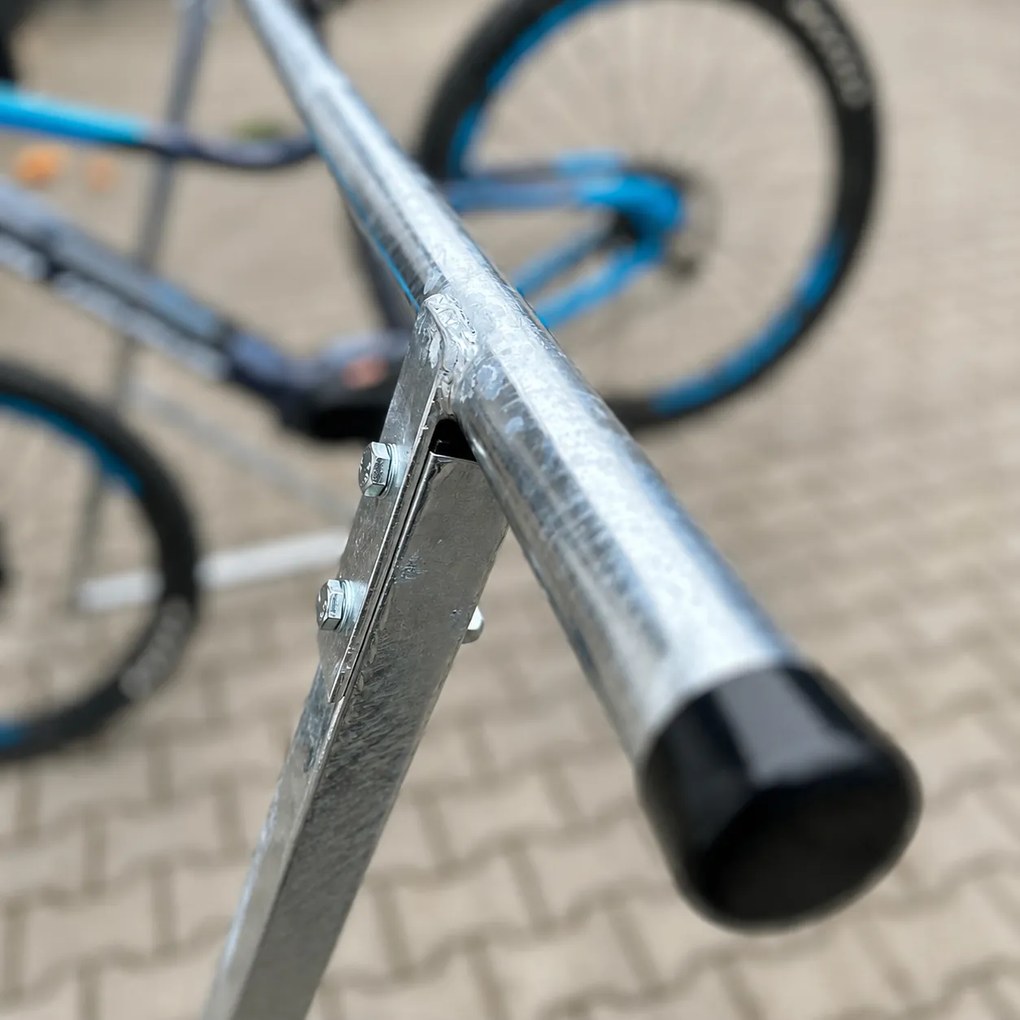Stojan na kola za sedlo KS-930 | Česká výroba | KACERLE Povrchová úprava: žárový zinek, Délka stojanu: 2 m