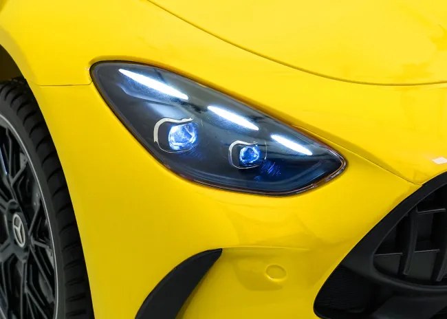 Elektrické autíčko Mercedes Benz GT63 AMG žluté