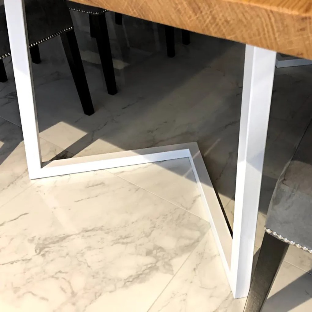 KULHÁNEK Moderní stůl s rustikální hranou a kovovou podnoží "V" Velikost desky: 150x80 cm, Odstín podnože: černá s jemnou strukturou - JS RAL 9005