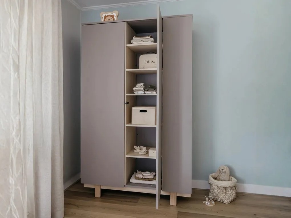 Designová šatní skříň s otevřeným regálem BASIC mocca