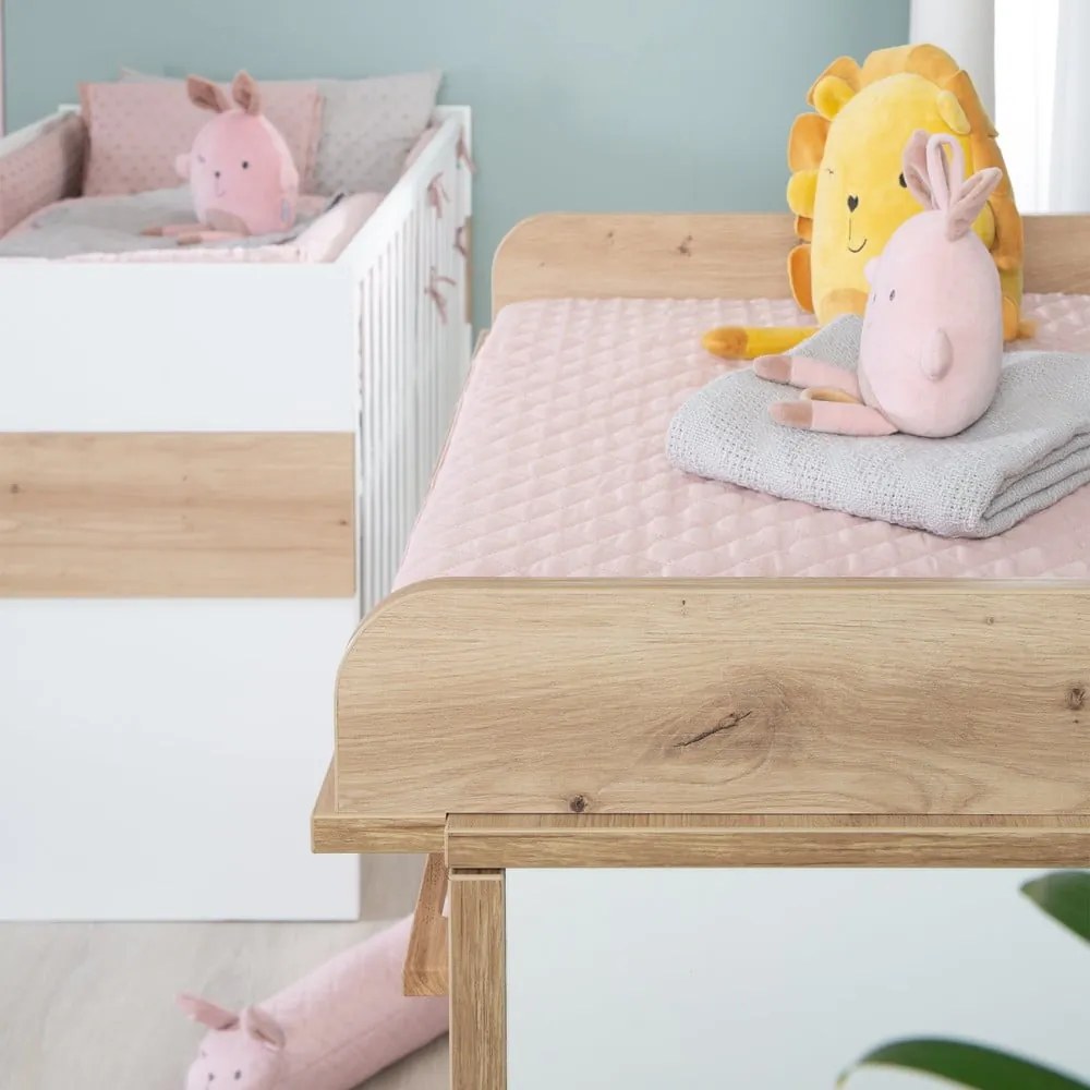 Bílá/v přírodní barvě dětská komoda v dekoru dubu s přebalovacím pultem 118x103x79 cm Lion – Roba