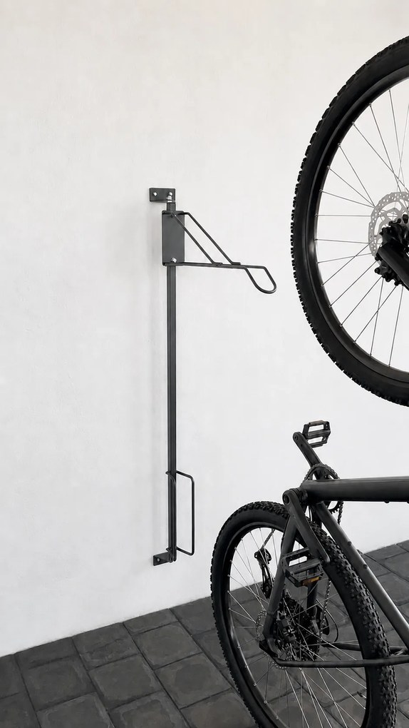 KACERLE KS-750 – nástěnný otočný stojan na kolo do 50 kg Pro šířku pláště kola: do 6 cm (2,4") standardní horská kola, Varianta: s okem k uzamčení