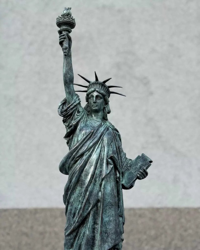 Bronzová socha - Lady Liberty USA